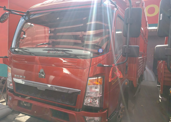 7T - 10 T Double Axles HOWO Light Duty Trucks For Livestock Transport