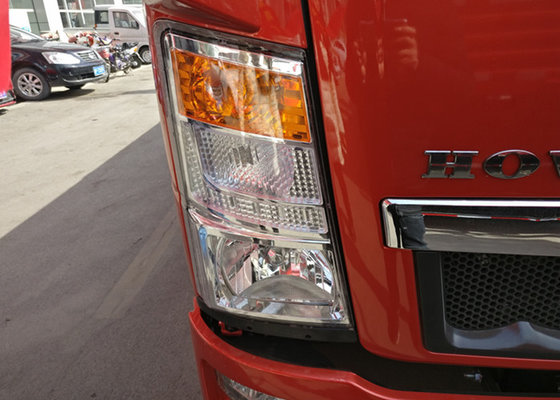 Red 6 Wheels HOWO Lightweight Truck Made Of High Strength Steel 115HP