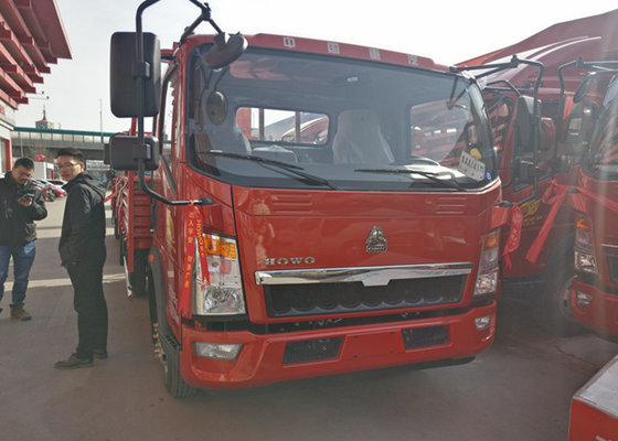 Sinotruk HOWO Light Duty Trucks 3.76L Engine Displacement 12 T Loading Capacity