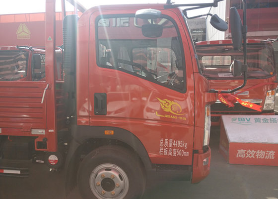 Sinotruk HOWO Light Duty Trucks 3.76L Engine Displacement 12 T Loading Capacity
