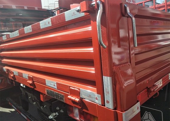 Euro 2 6 Wheels Light Duty Trucks With 1880 Cab , Single Sleeper