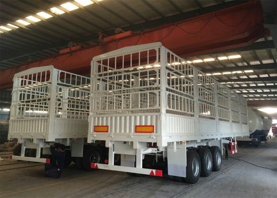 3 acier au carbone semi bas de remorque de lit des axes 13T Fuwa pour le transport