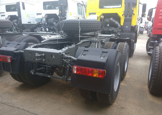 Manual Transmission Tractor Trailer Tow Truck LHD 6x4 371HP Flat Roof Cabin