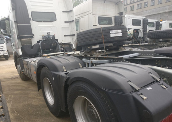 A7 HOWO Tractor Truck , LHD 6x4 Prime Mover Euro2 420 HP Two Berth 12.00R20 Tire