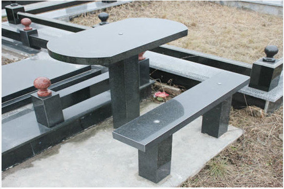 China Latest Design Granite Table with Chairs