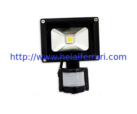 Outdoor Waterproof LED Flood Light with sensor And High Lumens supplier