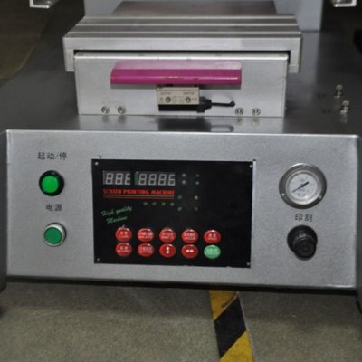 Rotary 4 station 1 color silk screen printing machine with mechanical arm
