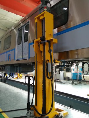 HQ69 Electical mobile lifting jack, used to lift Railway vehicle during maintenance