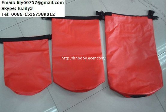 500D Tarpaulin 0.52mm Heavy Duty PVC Adjustable Waterproof Storage Bag For Swimming , Shoulder Strap Compress Ocean