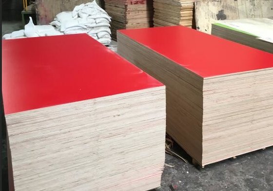 Red Color Melamine Faced Plywood , Hardwood Core Plywood Polished Surface
