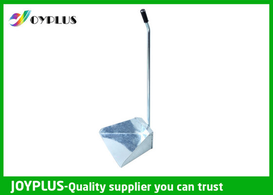 China Costumized 76cm Garden Cleaning Tools Iron Dust Pan With Handle 800g supplier