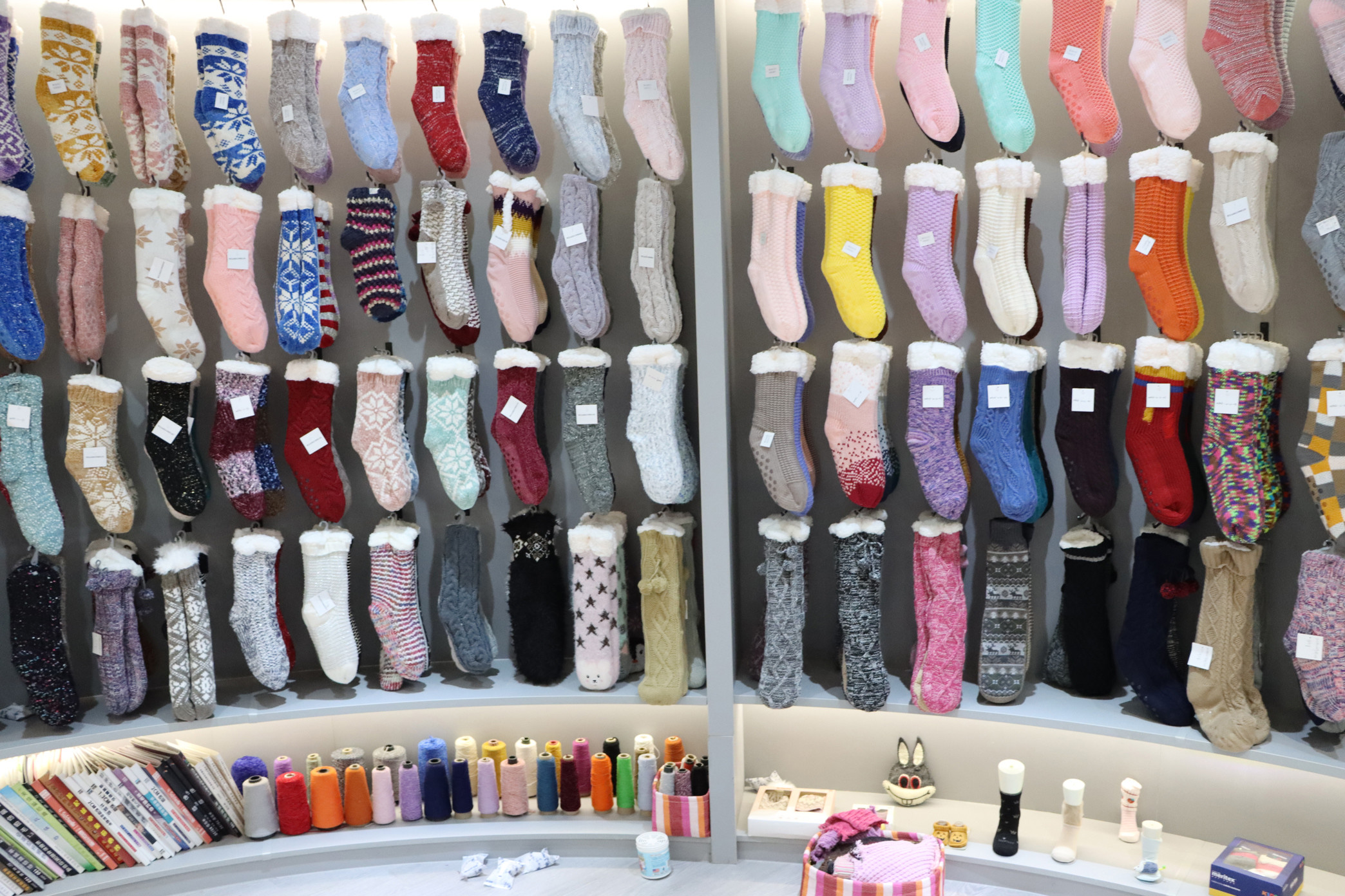Wuxi Yanjia Dress Co., Ltd.