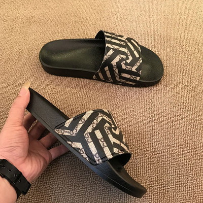 Summer Slippers male outdoor casual shoes fashion trend 2022 home anti-slip slides new man sandal wholesale