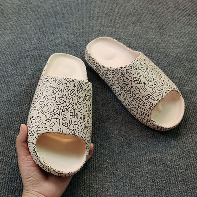 Factory price Slide Breathable Cool Beach Flip Flop Lightweight Graffiti cartoon women Bathroom home Slippers for men