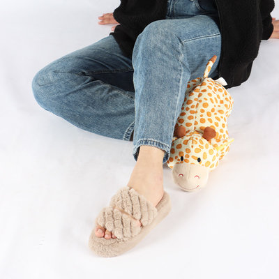 2021 house shoes women fluffy Faux Fur Slipper fashion solid color Furry Ladies Plush flat sole Open Toe slipper