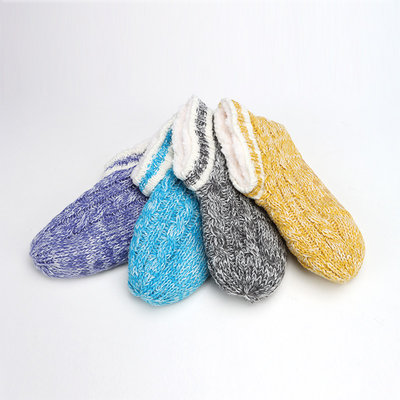 Hot Sale High Quantity Popular women Winter slipper Socks customized girls fashion socks non-skid short sherpa designer socks