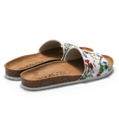 2022 new wholesale Custom summer light Women Thick leather Slippers Outdoors Beach shoes flat sandals