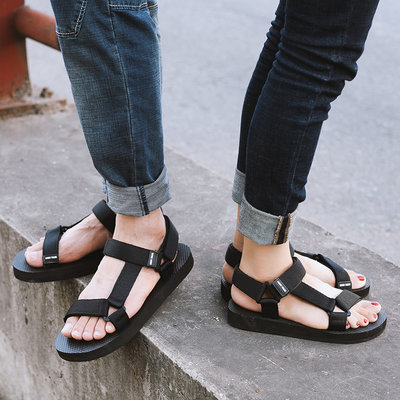 2022 new couple outdoor sports casual shoes hot sale Men flat non-slip slippers solid color summer sandals women