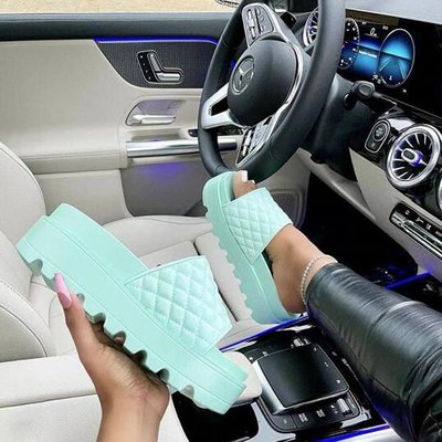Comfortable and stylish New women thick sole non-slip beautiful casual shoes solid color large size ladies slippers high sandals