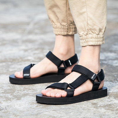 Woman spring and summer 2022 fashion mens custom flat beach sandal High quality wholesale casual cheap shoes