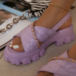 Factory supply outdoor Flat sandals Women 2022 fashion trend chain decoration thick sole non-slip slippers