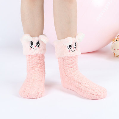 hot sales ladies antiskid soft socks mid-length polyester socks with lovely pattern sherpa socks with many colors