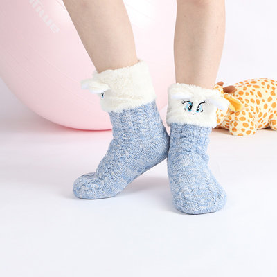 hot sales ladies antiskid soft socks mid-length polyester socks with lovely pattern sherpa socks with many colors
