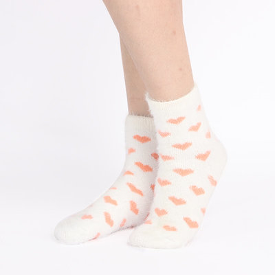 Wholesale girls cute pink heart cosy socks soft fluffy slipper socks women white fuzzy house indoor floor socks