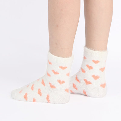 Wholesale girls cute pink heart cosy socks soft fluffy slipper socks women white fuzzy house indoor floor socks