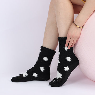 Girls Cute animal Pattern Warm Winter designer socks Super Soft Cozy Fuzzy Fluffy Fleece Lined Slipper Socks with Grippers