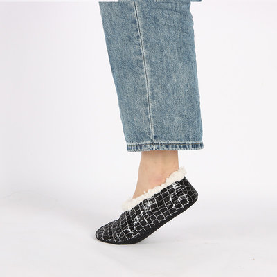 Adult cotton velvet Socks Fuzzy Soft Comfortable Women Winter Slipper Warm ladies slipper Socks With High Quality