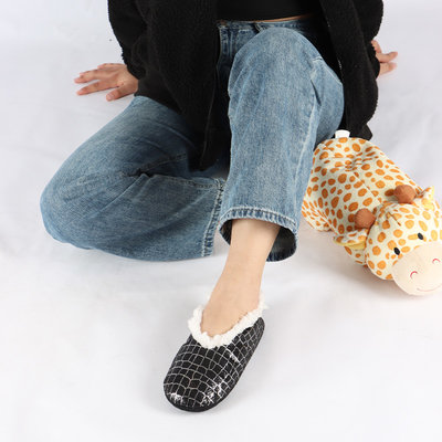 Adult cotton velvet Socks Fuzzy Soft Comfortable Women Winter Slipper Warm ladies slipper Socks With High Quality