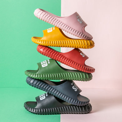 Best selling new style custom couple sandals summer household soft-soled non-slip wear-resistant bath slippers