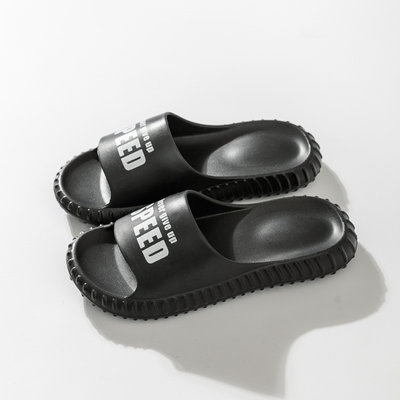 Best selling new style custom couple sandals summer household soft-soled non-slip wear-resistant bath slippers