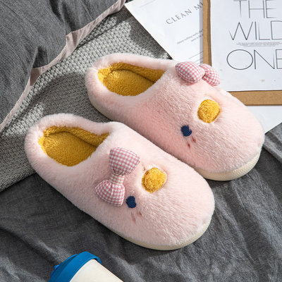 Ladies new 2021 indoor and outdoor slippers factory price cartoon lovely shape light weight home shoes supplier