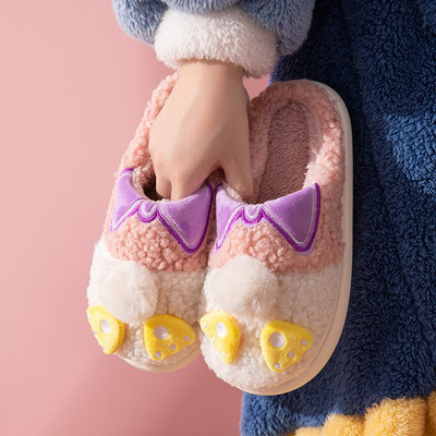 Hot sale 2021 new female autumn and winter slippers delicate plush light weight anti-slip home shoes