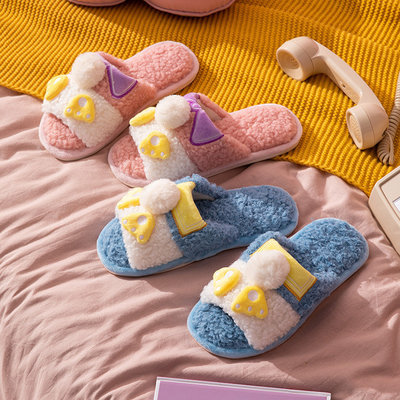 Hot sale 2021 new female autumn and winter slippers delicate plush light weight anti-slip home shoes