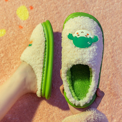 Wholesale Autumn Winter Couple Style Slippers Cute Cartoon Plush Upper Anti-slip Warm Home Indoor Shoes in stock