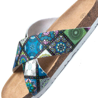 Customized Colors ladies Cross Strap Summer Sandal Slippers for Women Ladies Slip-on house Shoes in stock