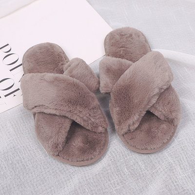 Wholesale ladies house indoor and outdoor fashion pure color ladies open toe slipper fluffy winter ladies house shoes