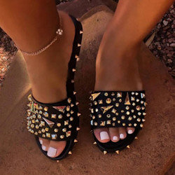 Wholesale Hot Sale Fashion Shiny PU Studded lady summer Sandals Flat Outdoor Slides Slippers Women's Casual Shoes