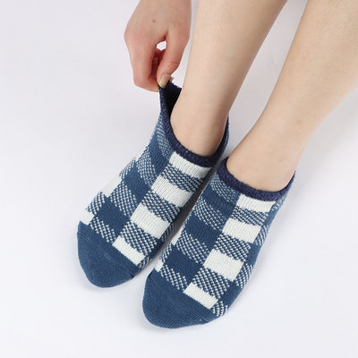new arrival ladies non skid socks with blue and white plaid pattern ankle-length breathable socks