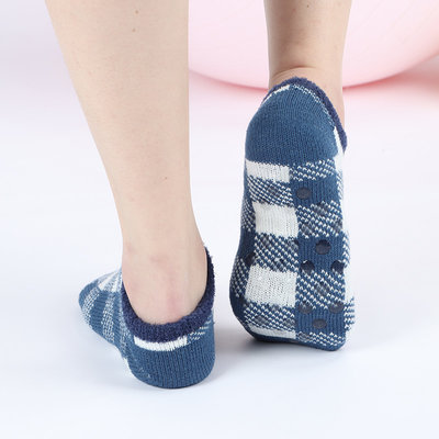 new arrival ladies non skid socks with blue and white plaid pattern ankle-length breathable socks