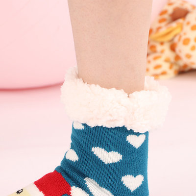 new design ladies anti-slip socks breathable knitted socks with heart pattern warm casual ankle socks