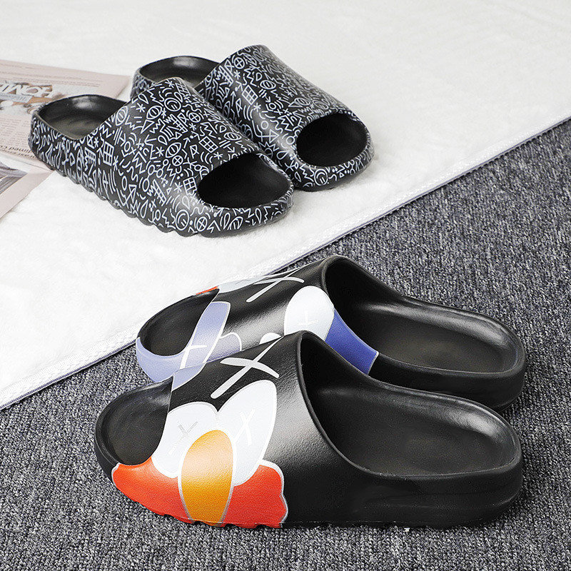 Factory price Slide Breathable Cool Beach Flip Flop Lightweight Graffiti cartoon women Bathroom home Slippers for men