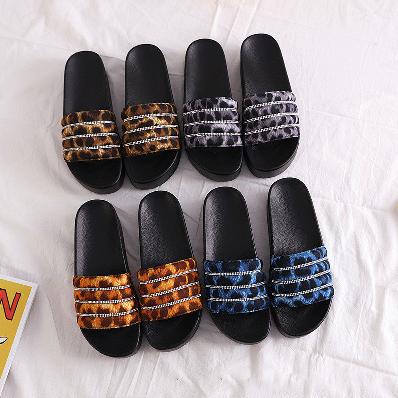 Hot Wholesale Shoes Latest Summer Women Sandals leopard grain flat cloud slides Comfortable ladies slippers