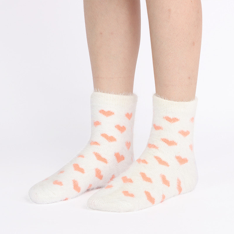 Wholesale girls cute pink heart cosy socks soft fluffy slipper socks women white fuzzy house indoor floor socks