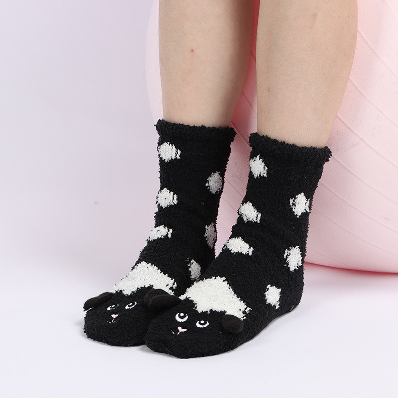 Girls Cute animal Pattern Warm Winter designer socks Super Soft Cozy Fuzzy Fluffy Fleece Lined Slipper Socks with Grippers