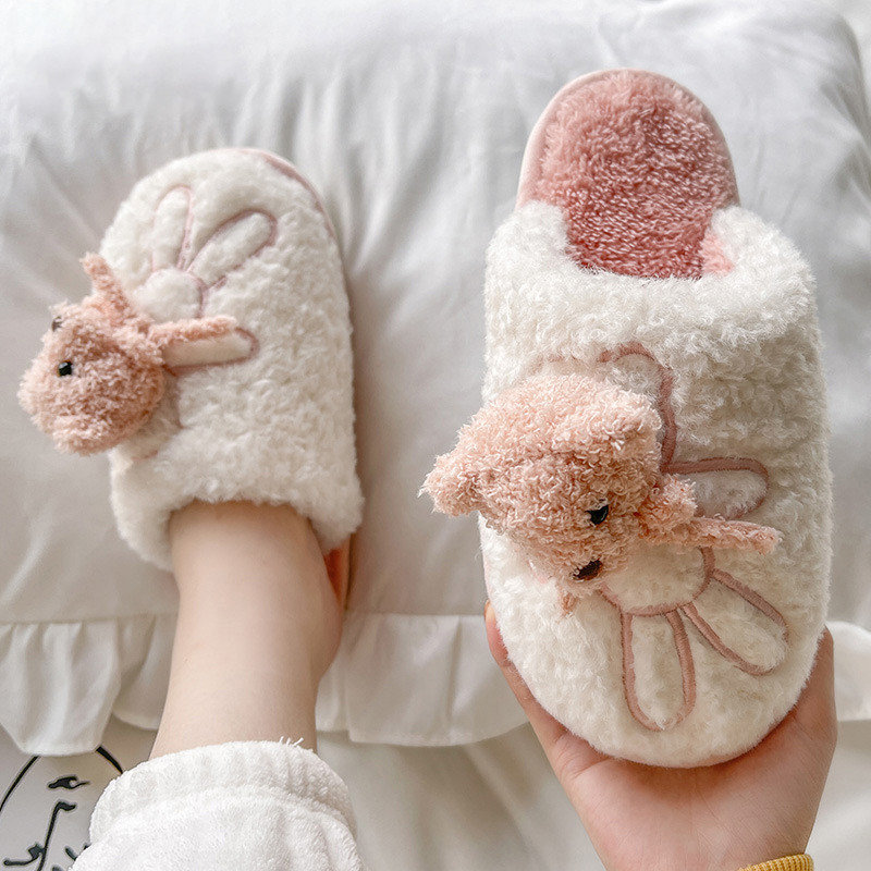 Wholesale 2021 winter new female cute Cartoon plush bear indoor home shoes keep warm soft couple slippers