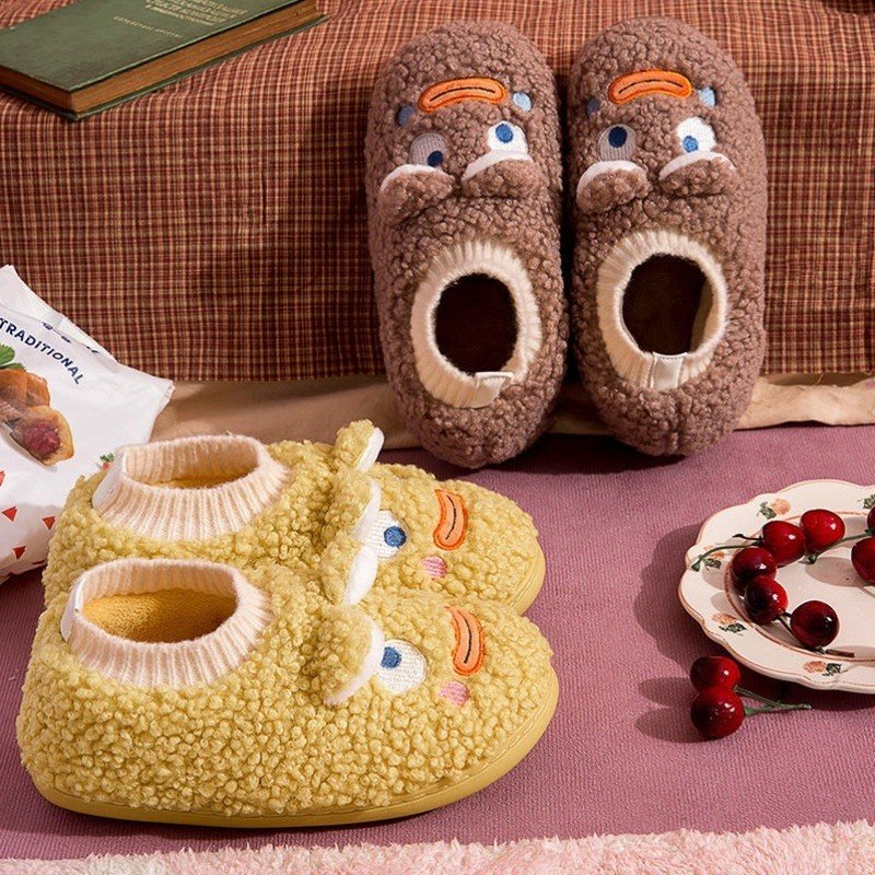 New Design Slippers Women Winter Cute Cartoon Fashion Trend Students Girls Home Plush Bag Heel Slippers Men
